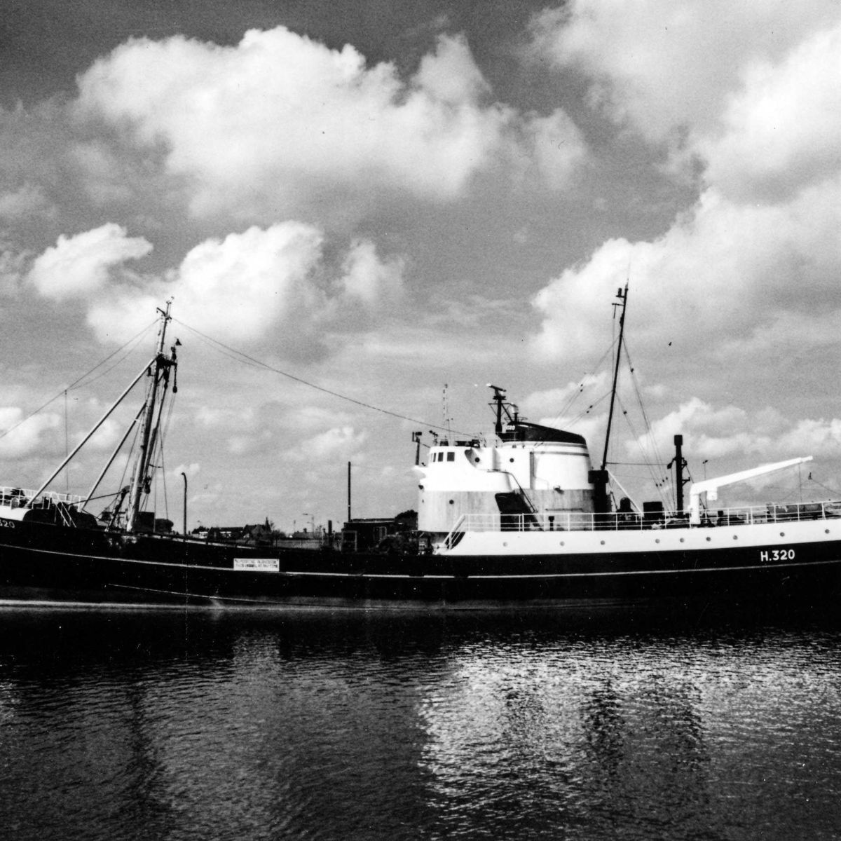 Hull's trawlers by Paul Hurst | Maritime Hull (en-GB)